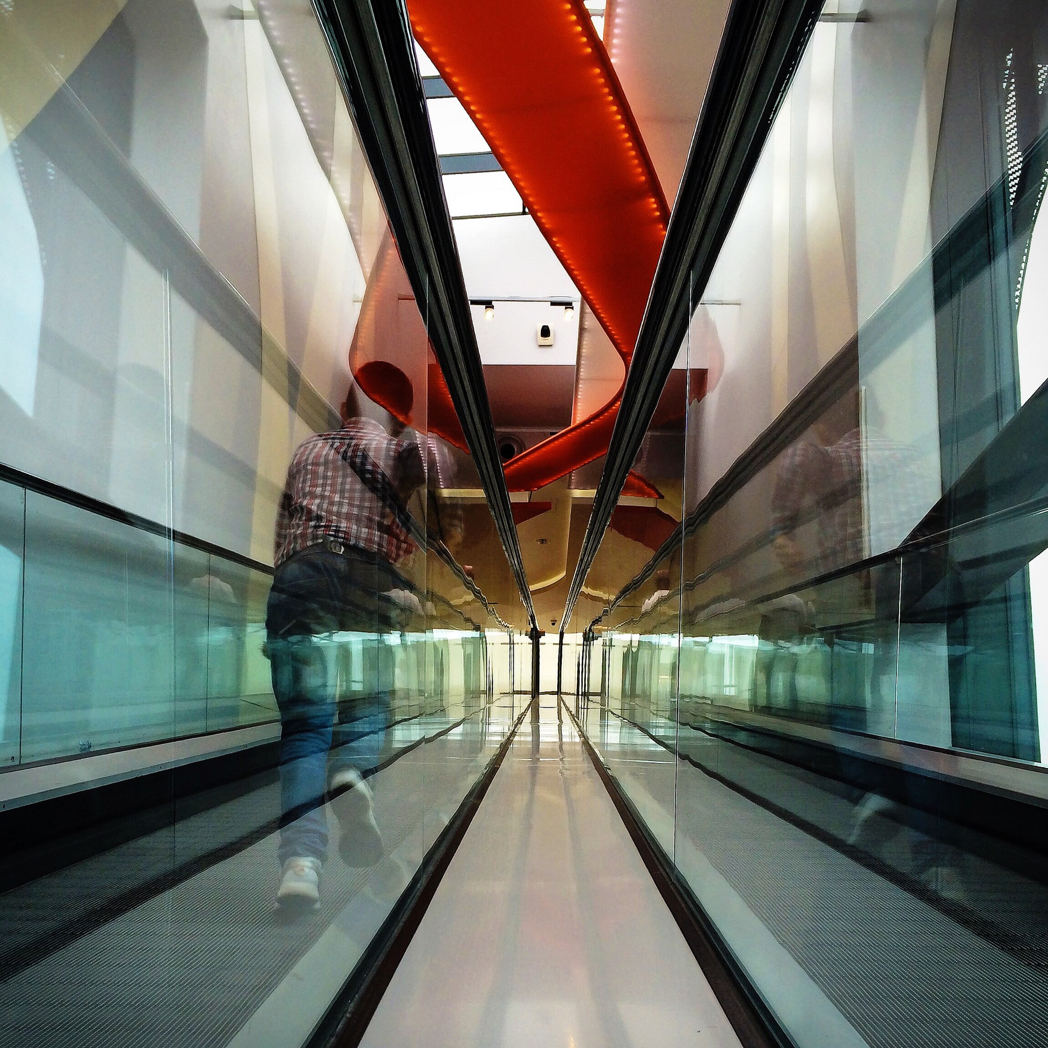 10 iPhone Photographs That Illustrate How to Use Leading Lines to ...